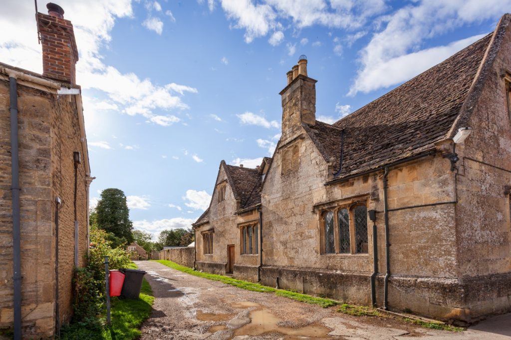 Visit the ancient market town of Bampton in the Bush near to the River ...