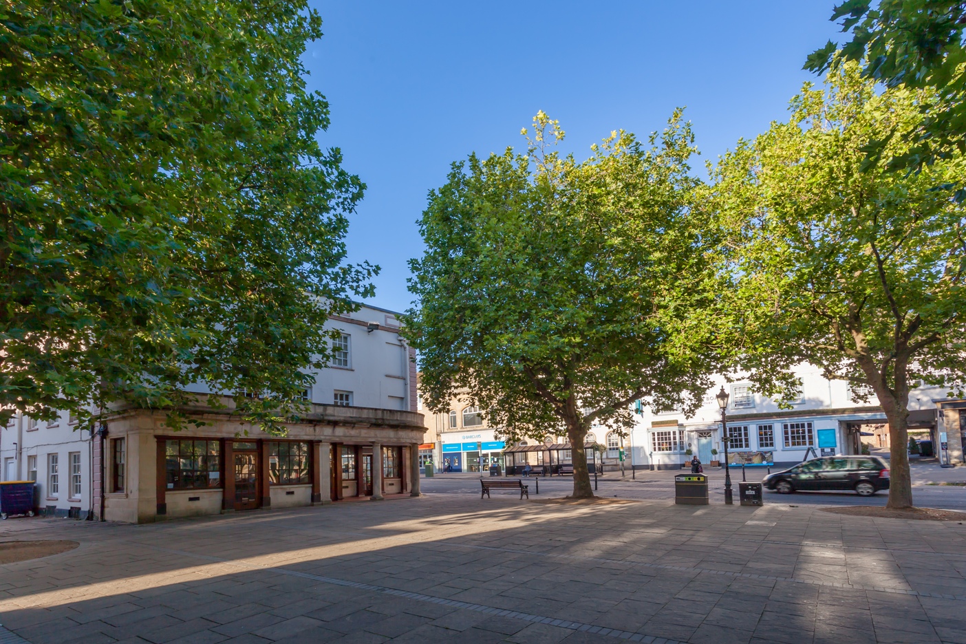 Witney a beautiful ancient market town in the Oxfordshire Cotswolds ...