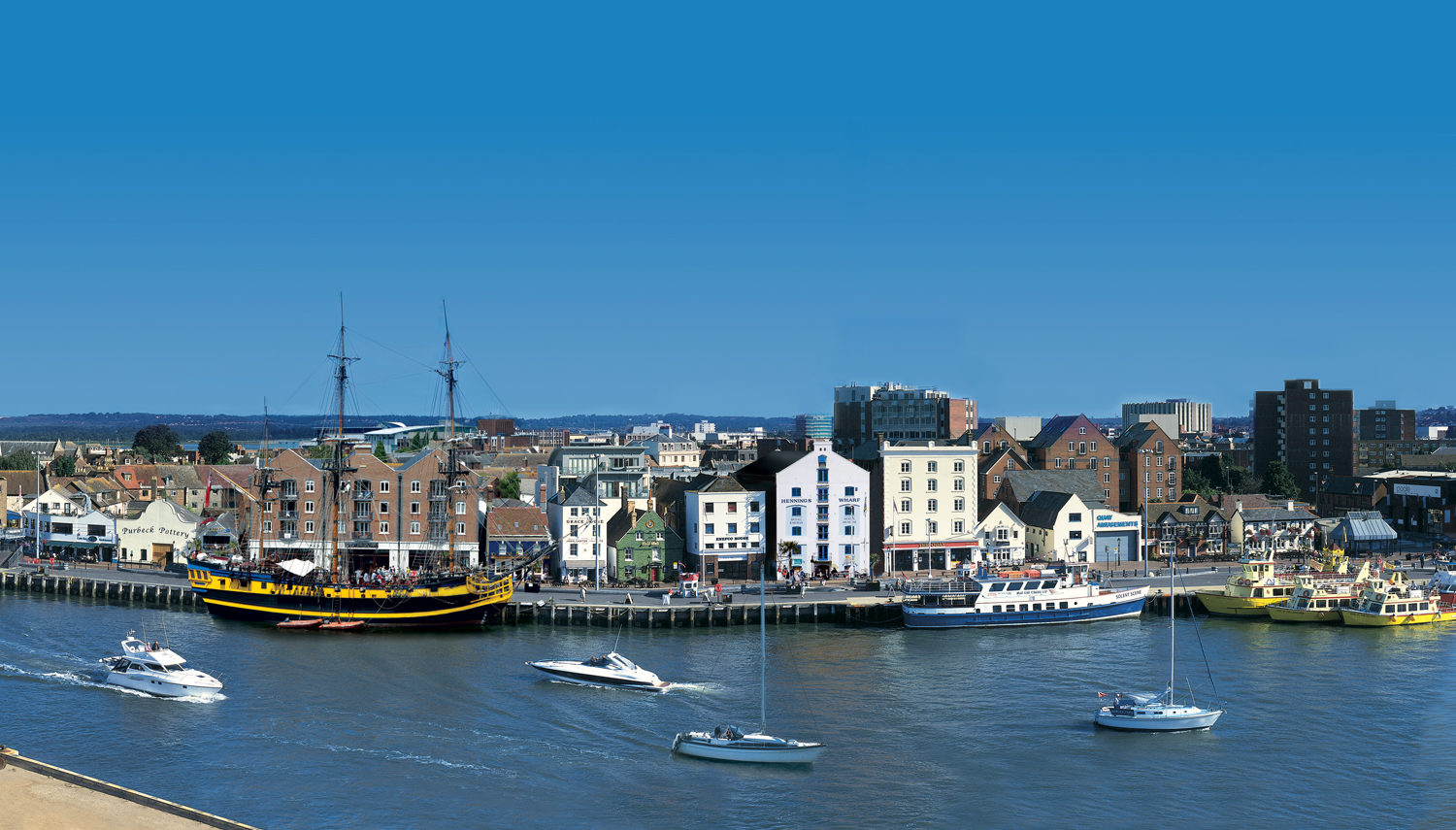 Bournemouth - Seven miles of award winning golden sandy beaches ...